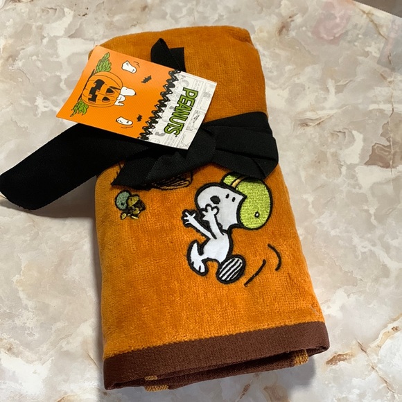 Peanuts | Bath | Peanuts 2 Pack Foot Ball Themed Terry Cloth Hand Towel ...